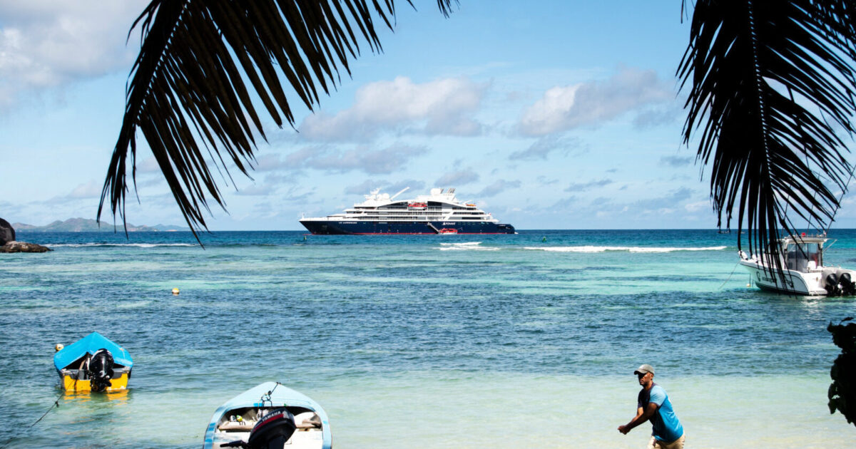Avila Reizen | Le Bougainville