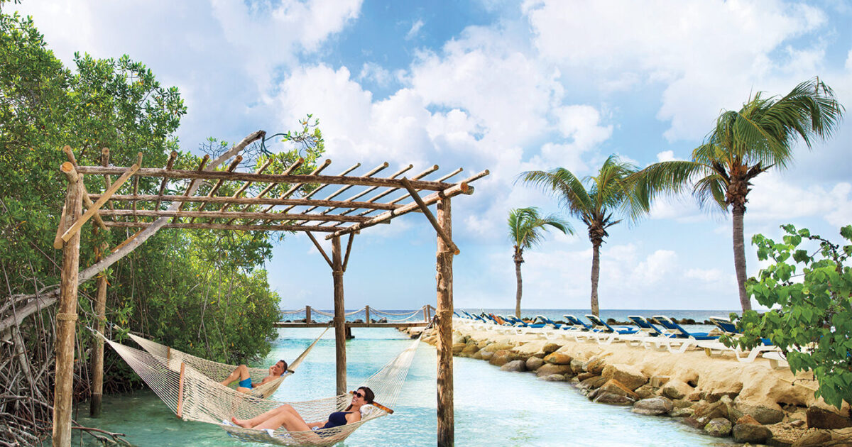 Avila Reizen | Renaissance Aruba Wind Creek Resort & Casino